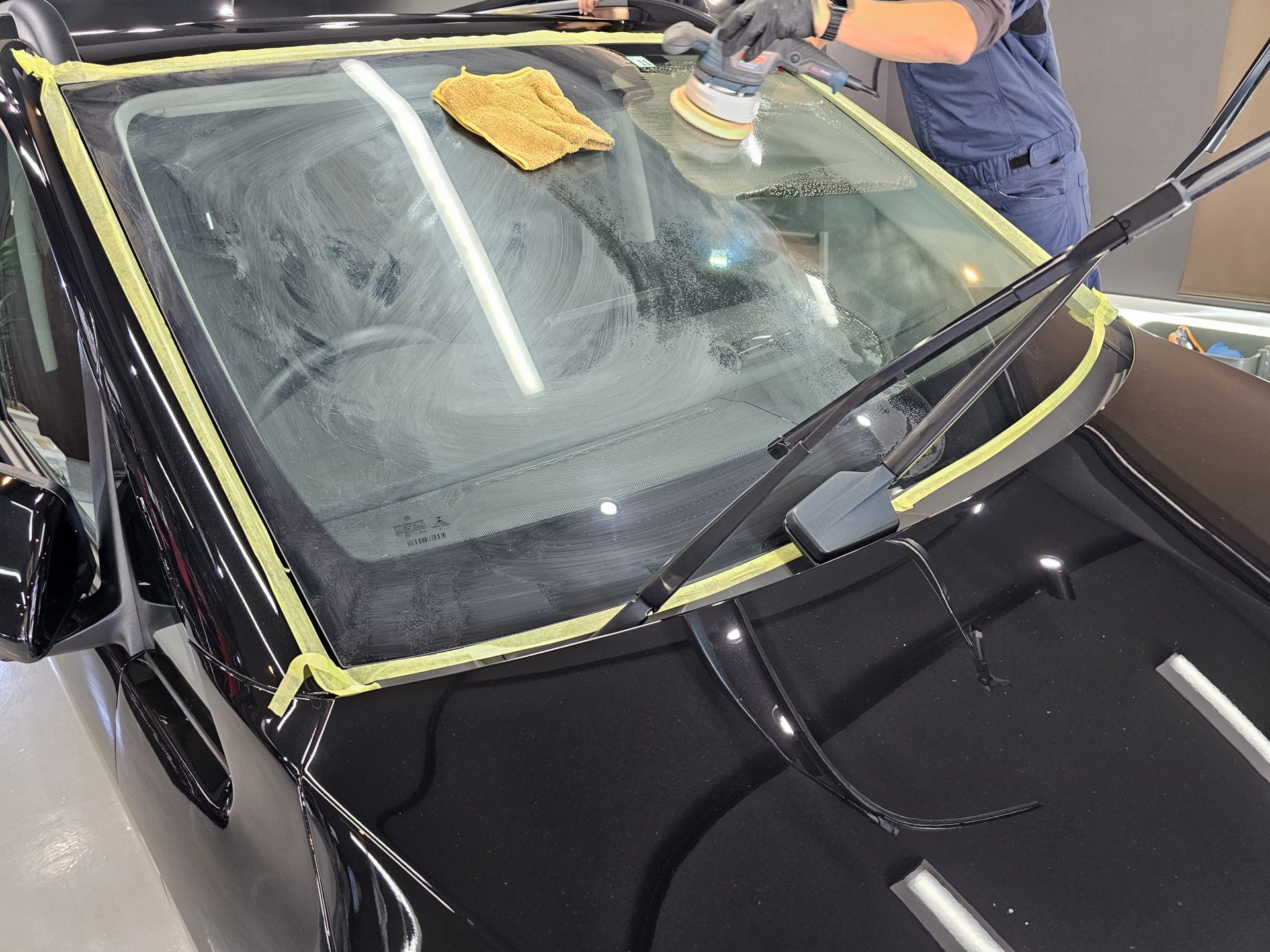 2023年式メルセデスベンツV200d 4Cプレミアムガラスコーティング・窓ガラス全面コーティング施工 横浜市磯子区 – 4C Detail ...